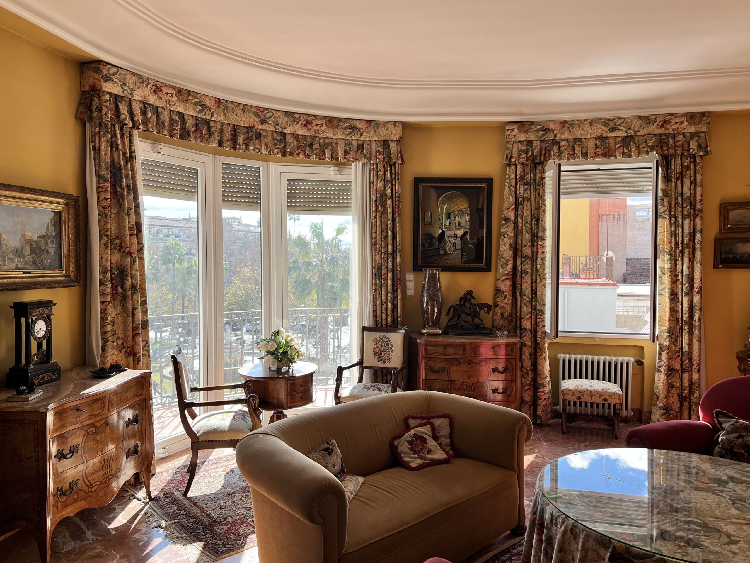 Piso en edificio emblematico de la Avenida de la Constitucion ...